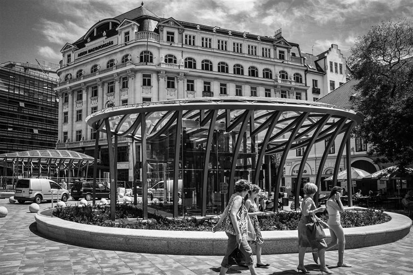 Metro Line 4 - Budapest, Hungary - Wittur - Safety in motion