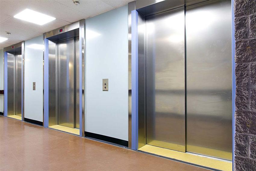 Pegasus multifunctional elevator door for heavy traffic